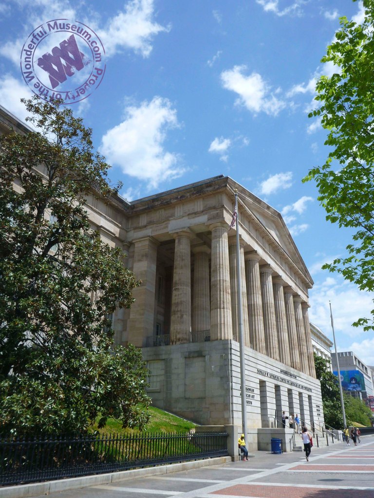 Columns | The Wonderful Museum